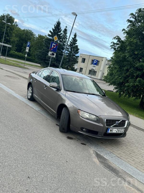 Pelēks Volvo S80 2007 Limbaži, ar dzinēja tilpumu 2.40 L un nobraukumu 317 tūkst. km par 3350 €, foto 3 vietnē AUTOMOTO.COM.LV