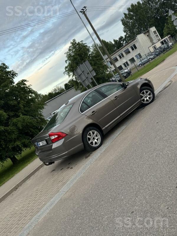 Pelēks Volvo S80 2007 Limbaži, ar dzinēja tilpumu 2.40 L un nobraukumu 317 tūkst. km par 3350 €, foto 4 vietnē AUTOMOTO.COM.LV