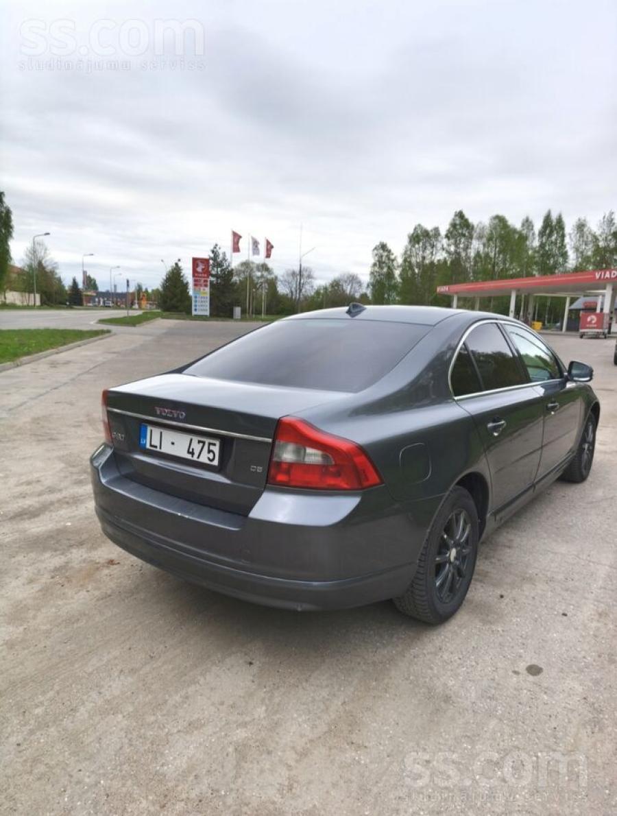 Pelēks Volvo S80 2007 Preiļi, ar dzinēja tilpumu 2.40 L un nobraukumu 324 tūkst. km par 3750 €, foto 4 vietnē AUTOMOTO.COM.LV
