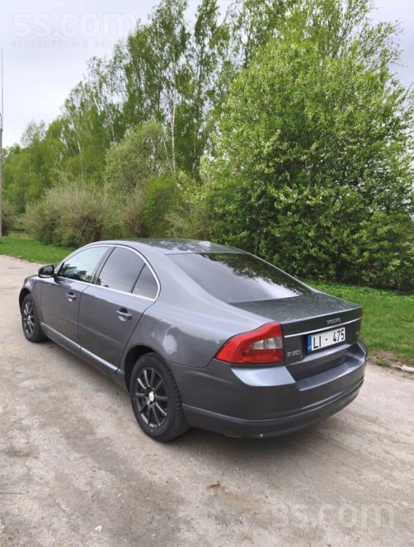 Pelēks Volvo S80 2007 Preiļi, ar dzinēja tilpumu 2.40 L un nobraukumu 324 tūkst. km par 3750 €, foto 4 vietnē AUTOMOTO.COM.LV