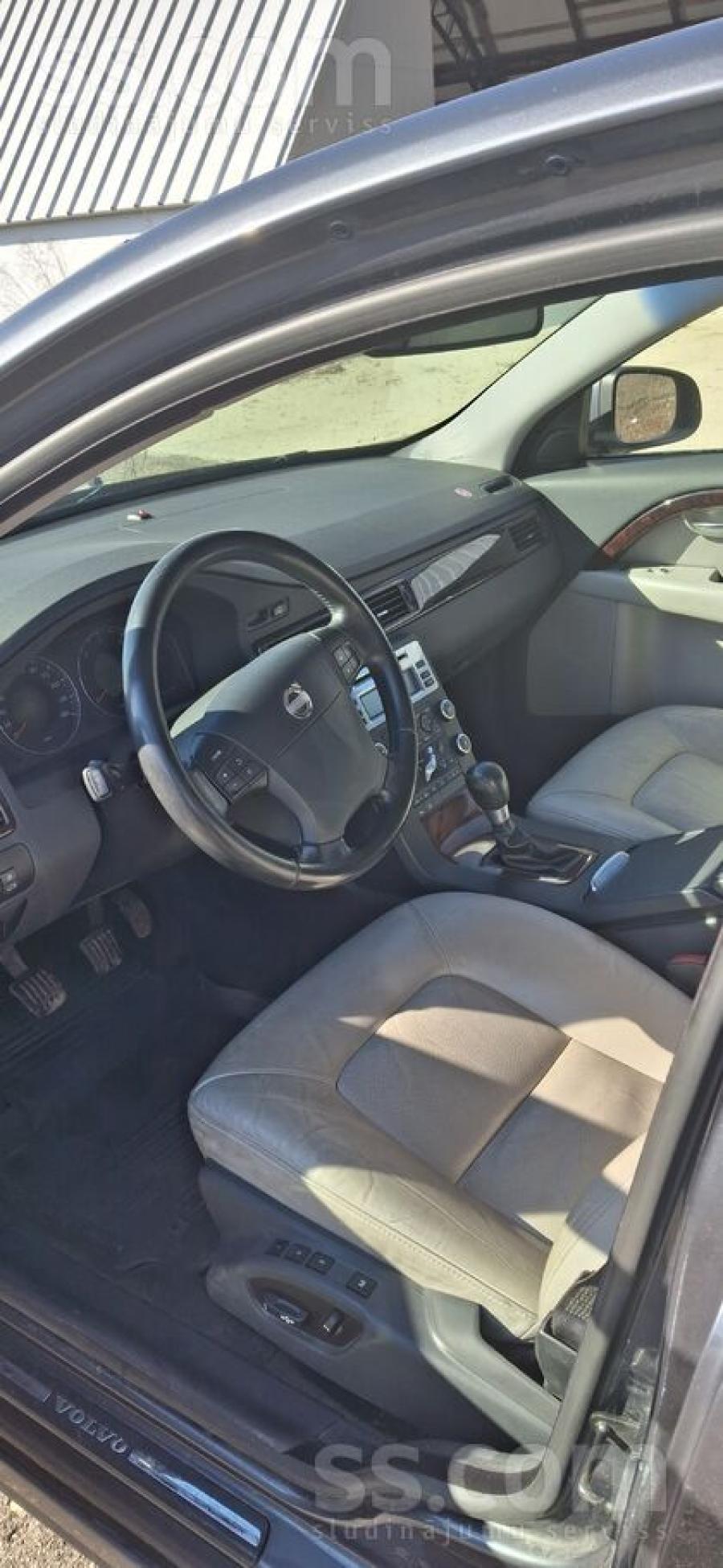 Pelēks Volvo S80 2007 Madona, ar dzinēja tilpumu 2.40 L un nobraukumu 0 tūkst. km par 3100 €, foto 4 vietnē AUTOMOTO.COM.LV