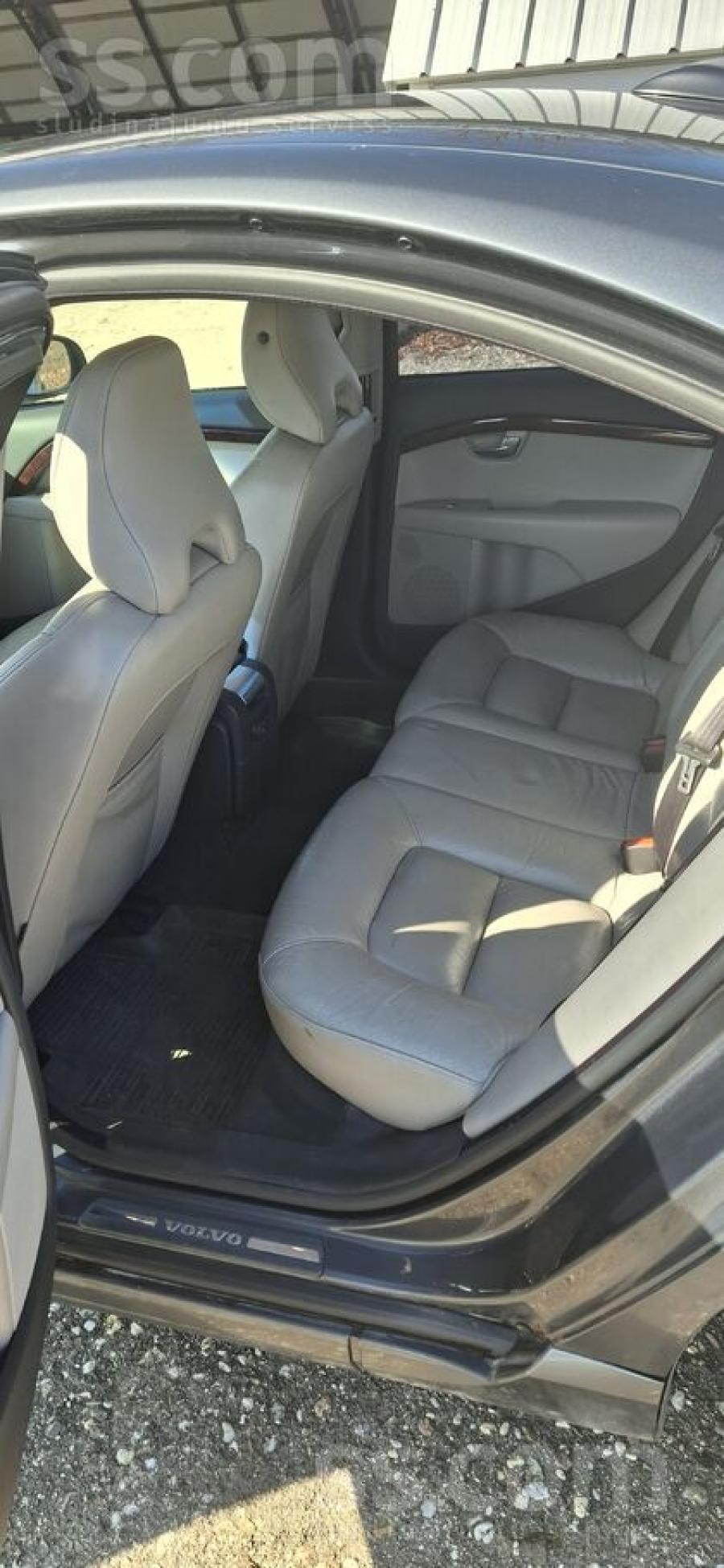 Pelēks Volvo S80 2007 Madona, ar dzinēja tilpumu 2.40 L un nobraukumu 0 tūkst. km par 3100 €, foto 5 vietnē AUTOMOTO.COM.LV