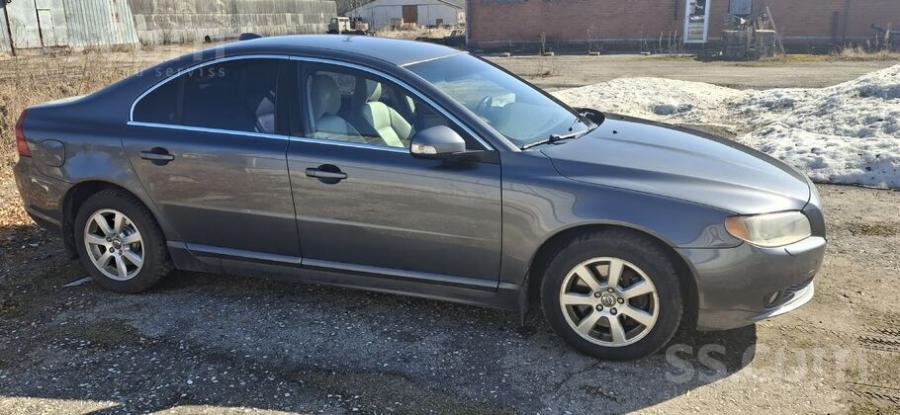 Pelēks Volvo S80 2007 Madona, ar dzinēja tilpumu 2.40 L un nobraukumu 0 tūkst. km par 3100 €, foto 8 vietnē AUTOMOTO.COM.LV