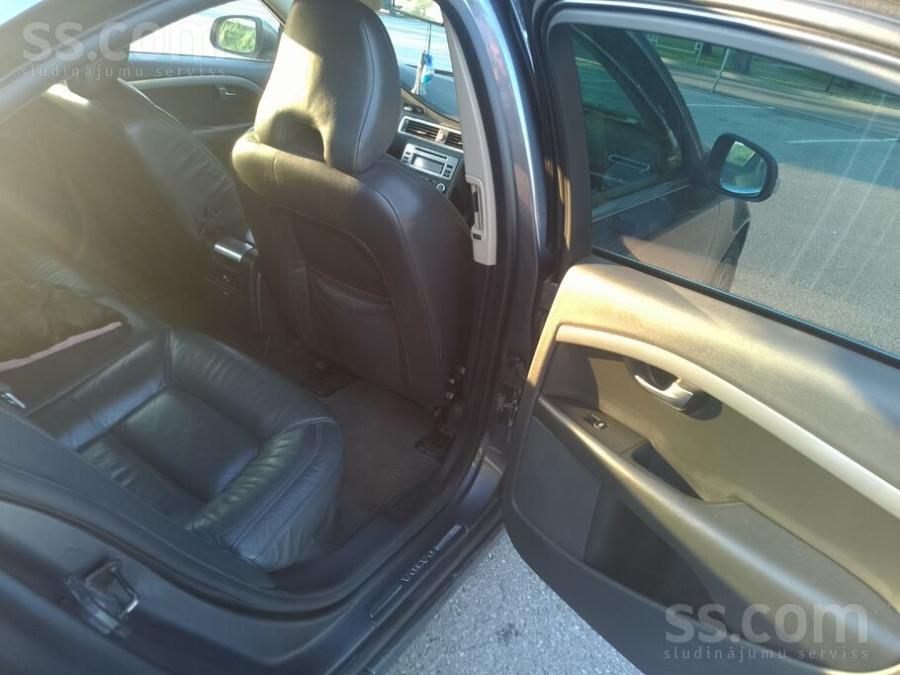 Pelēks Volvo S80 2007 Daugavpils, ar dzinēja tilpumu 2.40 L un nobraukumu 0 tūkst. km par 3500 €, foto 4 vietnē AUTOMOTO.COM.LV