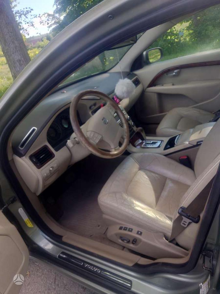 Grey Volvo S80 2007 in Vilnius, with an engine capacity of 3.19 L and mileage of 320 thousand km for 3000 €, photo 4 on AUTOMOTO.COM.LV