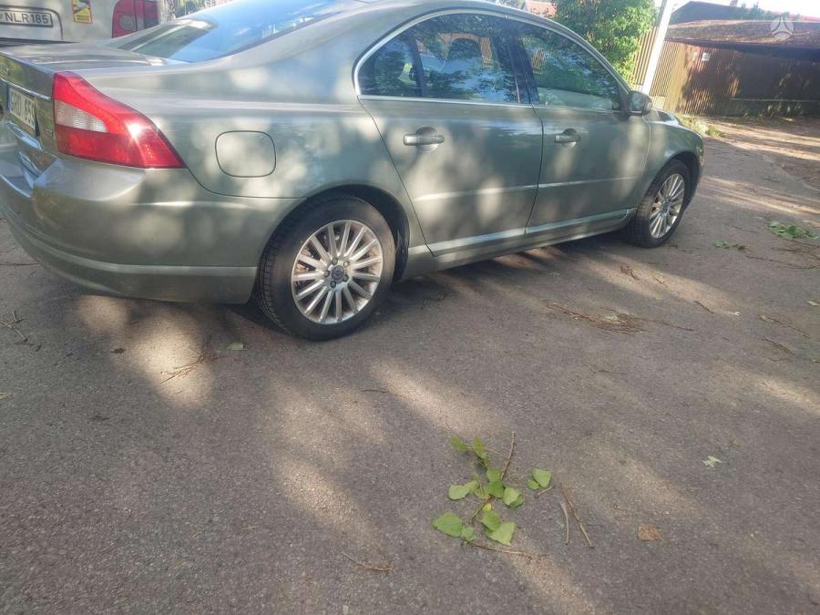 Grey Volvo S80 2007 in Vilnius, with an engine capacity of 3.19 L and mileage of 320 thousand km for 3000 €, photo 7 on AUTOMOTO.COM.LV