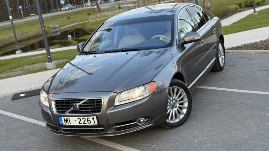 Grey Volvo S80 2007 in Riga, with an engine capacity of 2.40 L and mileage of 330 thousand km for 3750 €, photo 1 on AUTOMOTO.COM.LV