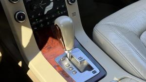 Grey Volvo S80 2007 in Riga, with an engine capacity of 2.40 L and mileage of 330 thousand km for 3750 €, photo 10 on AUTOMOTO.COM.LV