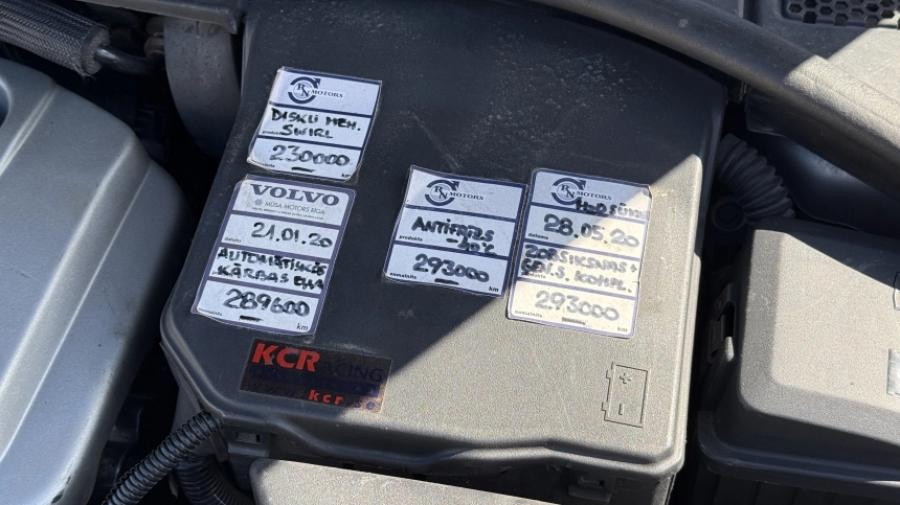 Grey Volvo S80 2007 in Riga, with an engine capacity of 2.40 L and mileage of 330 thousand km for 3750 €, photo 16 on AUTOMOTO.COM.LV