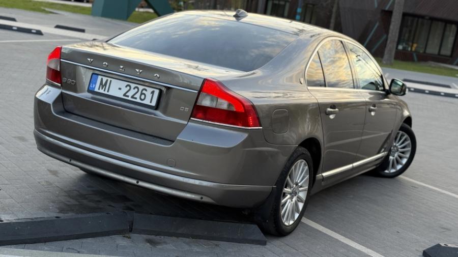 Grey Volvo S80 2007 in Riga, with an engine capacity of 2.40 L and mileage of 330 thousand km for 3750 €, photo 31 on AUTOMOTO.COM.LV