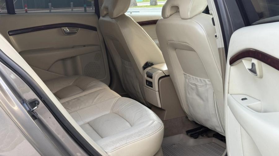 Grey Volvo S80 2007 in Riga, with an engine capacity of 2.40 L and mileage of 330 thousand km for 3750 €, photo 37 on AUTOMOTO.COM.LV