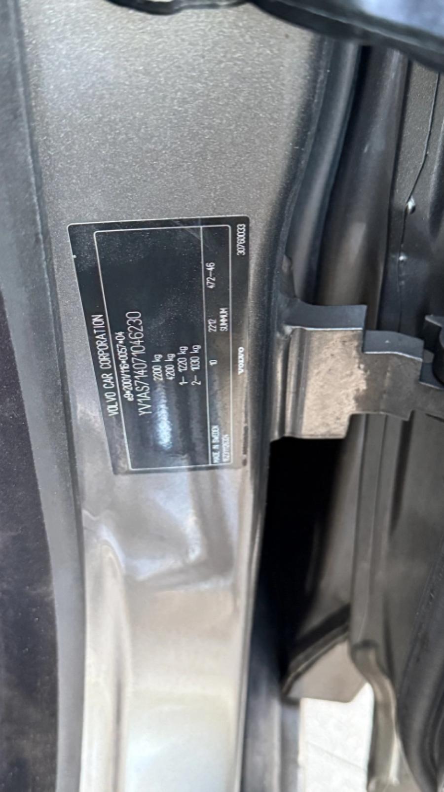 Grey Volvo S80 2007 in Riga, with an engine capacity of 2.40 L and mileage of 330 thousand km for 3750 €, photo 40 on AUTOMOTO.COM.LV