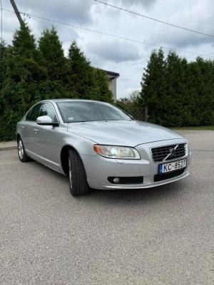 Grey Volvo S80 2007 in Riga, with an engine capacity of 2.40 L and mileage of 302 thousand km for 3800 €, photo 3 on AUTOMOTO.COM.LV