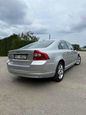 Grey Volvo S80 2007 in Riga, with an engine capacity of 2.40 L and mileage of 302 thousand km for 3800 €, photo 5 on AUTOMOTO.COM.LV