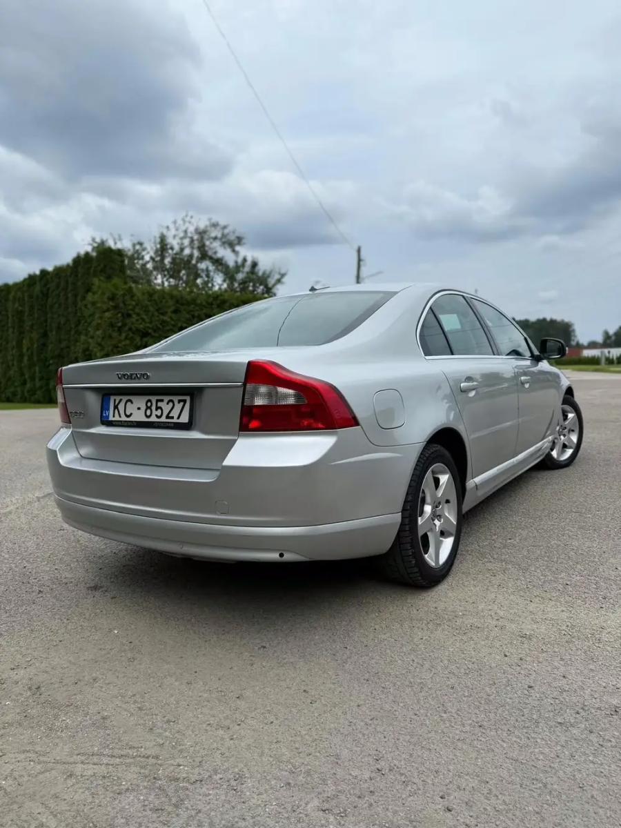Grey Volvo S80 2007 in Riga, with an engine capacity of 2.40 L and mileage of 302 thousand km for 3800 €, photo 5 on AUTOMOTO.COM.LV