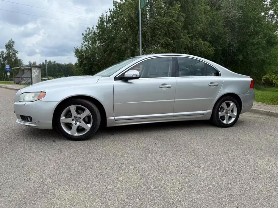 Grey Volvo S80 2007 in Riga, with an engine capacity of 2.40 L and mileage of 302 thousand km for 3800 €, photo 7 on AUTOMOTO.COM.LV