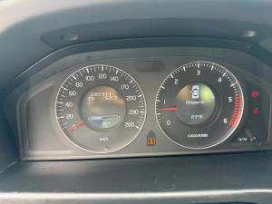 Grey Volvo S80 2007 in Riga, with an engine capacity of 2.40 L and mileage of 302 thousand km for 3800 €, photo 13 on AUTOMOTO.COM.LV