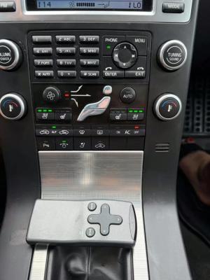 Grey Volvo S80 2007 in Riga, with an engine capacity of 2.40 L and mileage of 302 thousand km for 3800 €, photo 15 on AUTOMOTO.COM.LV