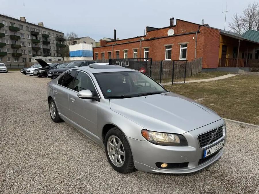Grey Volvo S80 2007 in Ventspils, with an engine capacity of 2.40 L and mileage of 352 thousand km for 3290 €, photo 4 on AUTOMOTO.COM.LV