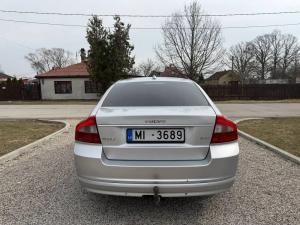 Grey Volvo S80 2007 in Ventspils, with an engine capacity of 2.40 L and mileage of 352 thousand km for 3290 €, photo 6 on AUTOMOTO.COM.LV