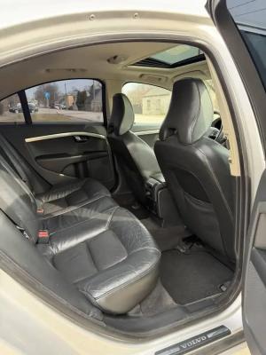 Grey Volvo S80 2007 in Ventspils, with an engine capacity of 2.40 L and mileage of 352 thousand km for 3290 €, photo 13 on AUTOMOTO.COM.LV