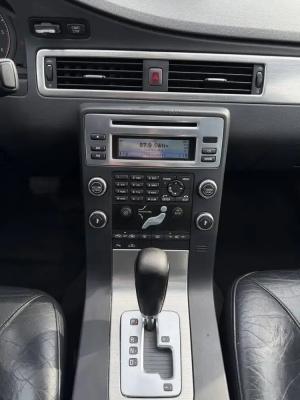 Grey Volvo S80 2007 in Ventspils, with an engine capacity of 2.40 L and mileage of 352 thousand km for 3290 €, photo 16 on AUTOMOTO.COM.LV