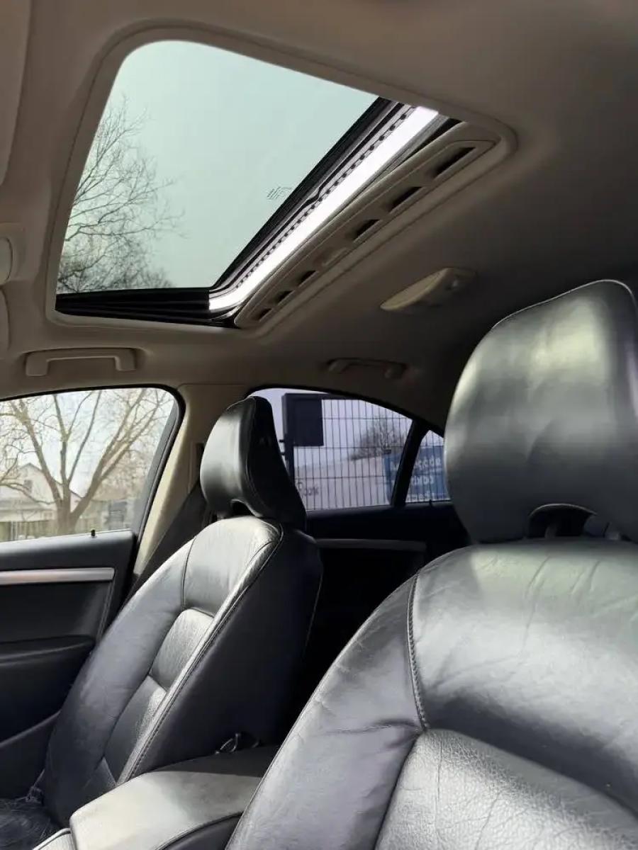 Grey Volvo S80 2007 in Ventspils, with an engine capacity of 2.40 L and mileage of 352 thousand km for 3290 €, photo 20 on AUTOMOTO.COM.LV