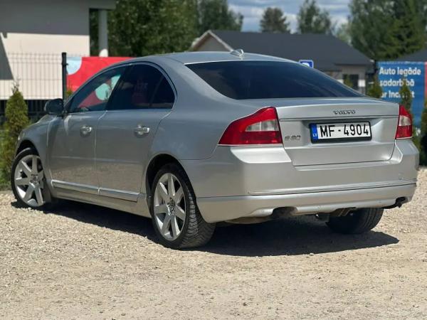 Pelēks Volvo S80 2007 Jelgava, ar dzinēja tilpumu 2.40 L un nobraukumu 333 tūkst. km par 2990 €, foto 4 vietnē AUTOMOTO.COM.LV