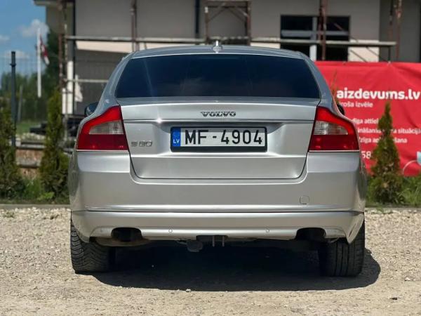 Pelēks Volvo S80 2007 Jelgava, ar dzinēja tilpumu 2.40 L un nobraukumu 333 tūkst. km par 2990 €, foto 5 vietnē AUTOMOTO.COM.LV