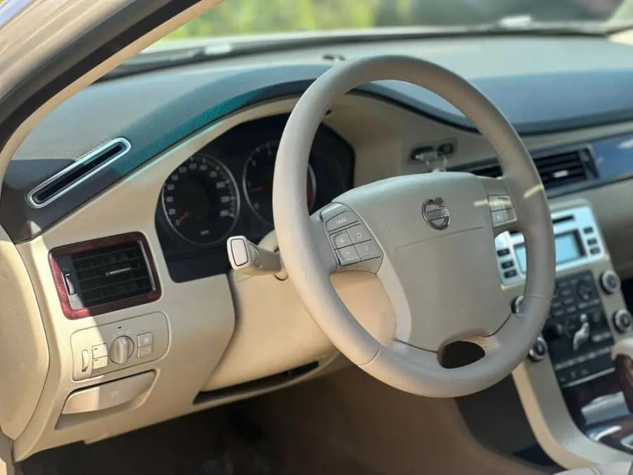 Pelēks Volvo S80 2007 Jelgava, ar dzinēja tilpumu 2.40 L un nobraukumu 333 tūkst. km par 2990 €, foto 8 vietnē AUTOMOTO.COM.LV