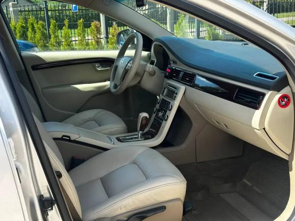 Pelēks Volvo S80 2007 Jelgava, ar dzinēja tilpumu 2.40 L un nobraukumu 333 tūkst. km par 2990 €, foto 9 vietnē AUTOMOTO.COM.LV