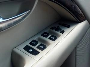 Pelēks Volvo S80 2007 Jelgava, ar dzinēja tilpumu 2.40 L un nobraukumu 333 tūkst. km par 2990 €, foto 18 vietnē AUTOMOTO.COM.LV