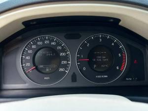 Pelēks Volvo S80 2007 Jelgava, ar dzinēja tilpumu 2.40 L un nobraukumu 333 tūkst. km par 2990 €, foto 20 vietnē AUTOMOTO.COM.LV