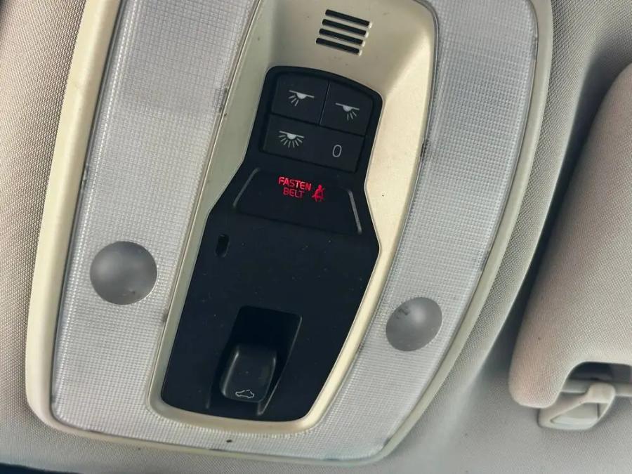 Pelēks Volvo S80 2007 Jelgava, ar dzinēja tilpumu 2.40 L un nobraukumu 333 tūkst. km par 2990 €, foto 25 vietnē AUTOMOTO.COM.LV