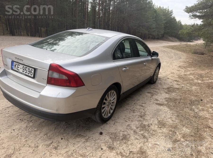 Pelēks Volvo S80 2007 Rīga, ar dzinēja tilpumu 2.40 L un nobraukumu 278 tūkst. km par 2900 €, foto 5 vietnē AUTOMOTO.COM.LV