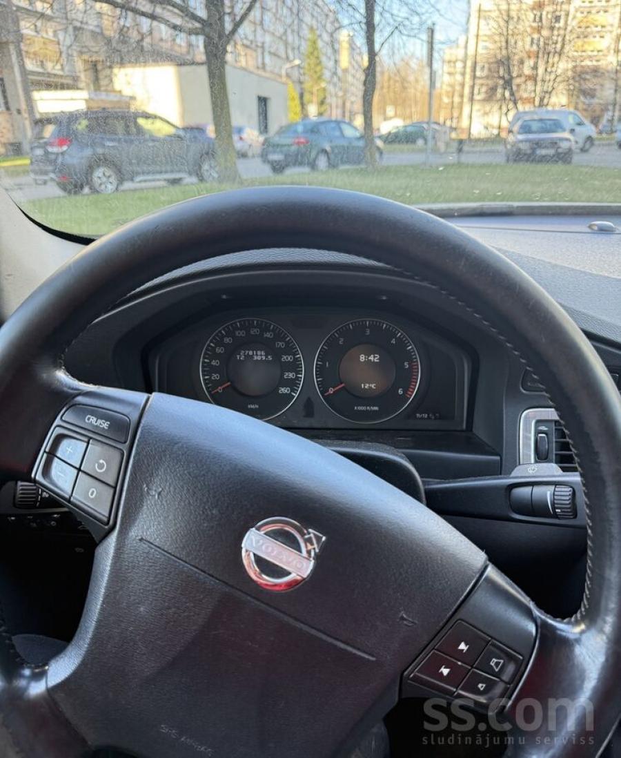 Pelēks Volvo S80 2007 Rīga, ar dzinēja tilpumu 2.40 L un nobraukumu 278 tūkst. km par 2900 €, foto 8 vietnē AUTOMOTO.COM.LV