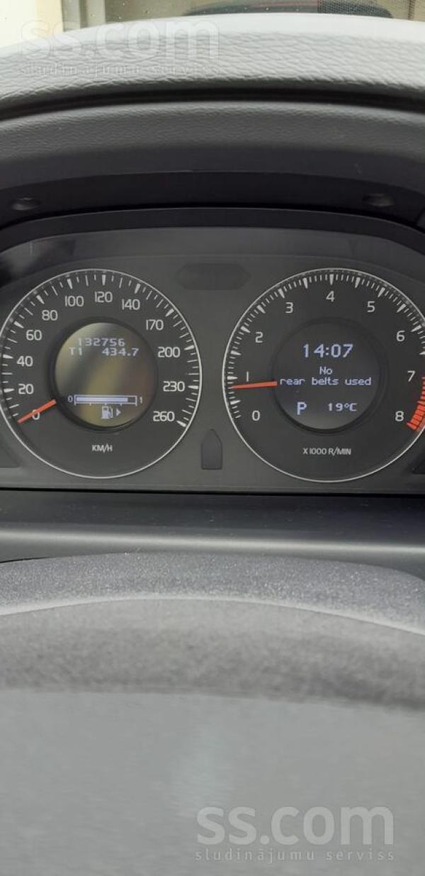 Grey Volvo S80 2007 in Riga, with an engine capacity of 2.50 L and mileage of 135 thousand km for 3900 €, photo 4 on AUTOMOTO.COM.LV