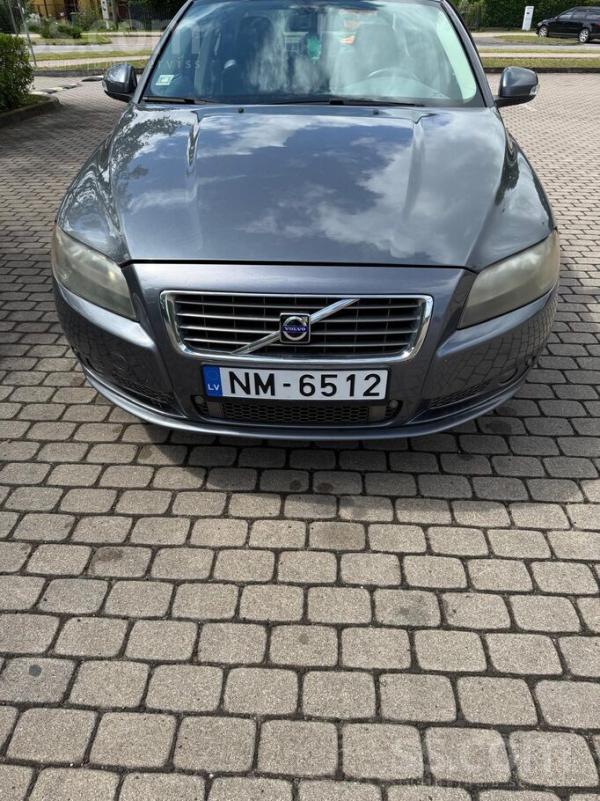 Grey Volvo S80 2007 in Jelgava, with an engine capacity of 2.40 L and mileage of 266 thousand km for 3950 €, photo 1 on AUTOMOTO.COM.LV