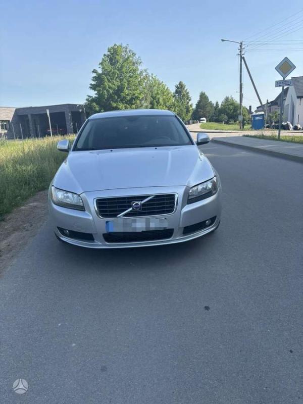 Grey Volvo S80 2007 in Siauliai, with an engine capacity of 2.40 L and mileage of 259 thousand km for 2950 €, photo 2 on AUTOMOTO.COM.LV