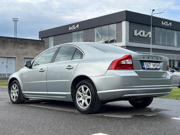 Pelēks Volvo S80 2007 Narva, ar dzinēja tilpumu 2.40 L un nobraukumu 365 tūkst. km par 2499 €, foto 6 vietnē AUTOMOTO.COM.LV