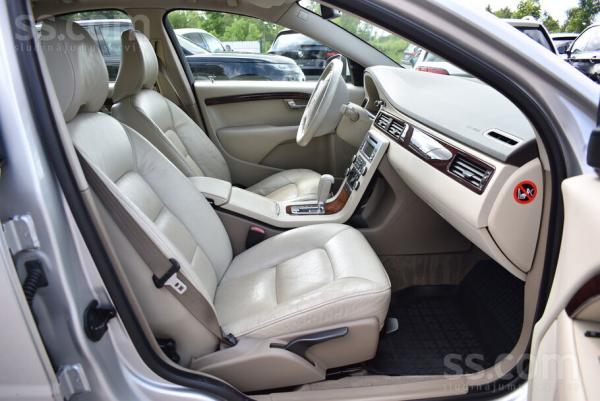 Grey Volvo S80 2007 in Kuldiga, with an engine capacity of 2.40 L and mileage of 0 thousand km for 4350 €, photo 8 on AUTOMOTO.COM.LV