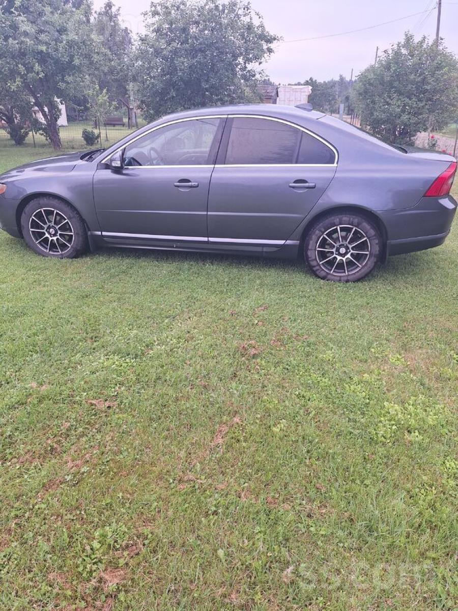 Pelēks Volvo S80 2007 Balvi, ar dzinēja tilpumu 2.40 L un nobraukumu 325 tūkst. km par 2000 €, foto 3 vietnē AUTOMOTO.COM.LV