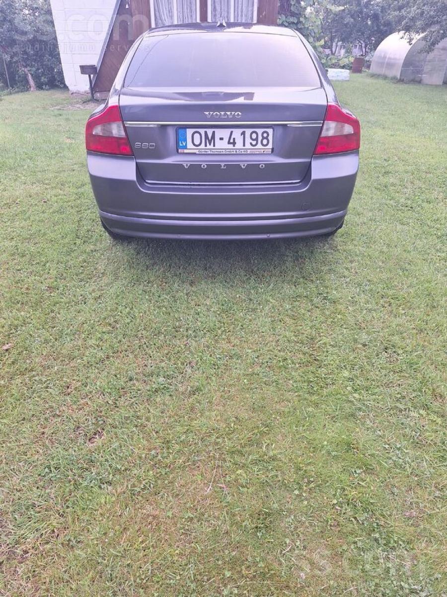 Pelēks Volvo S80 2007 Balvi, ar dzinēja tilpumu 2.40 L un nobraukumu 325 tūkst. km par 2000 €, foto 4 vietnē AUTOMOTO.COM.LV