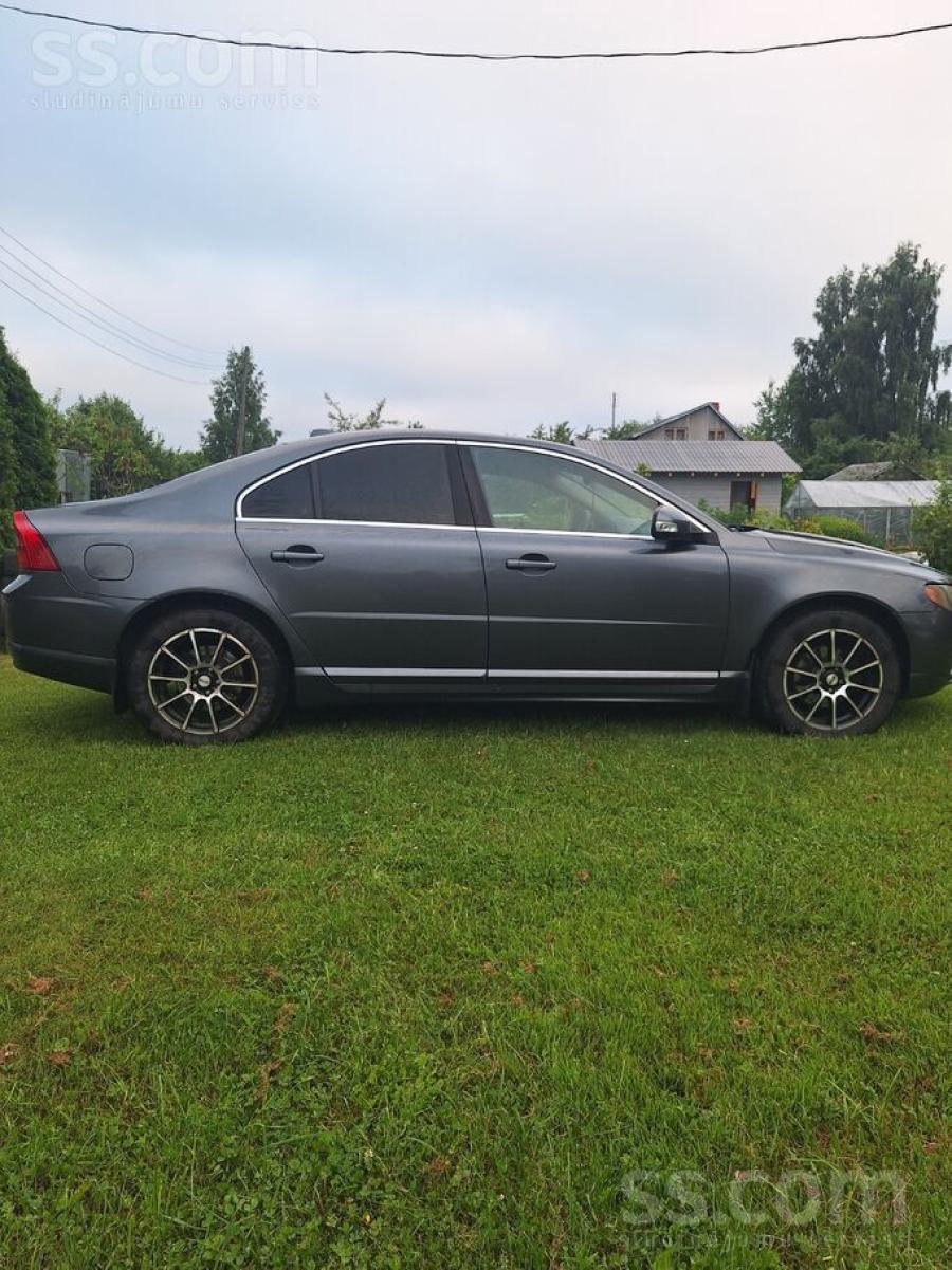 Pelēks Volvo S80 2007 Balvi, ar dzinēja tilpumu 2.40 L un nobraukumu 325 tūkst. km par 2000 €, foto 6 vietnē AUTOMOTO.COM.LV