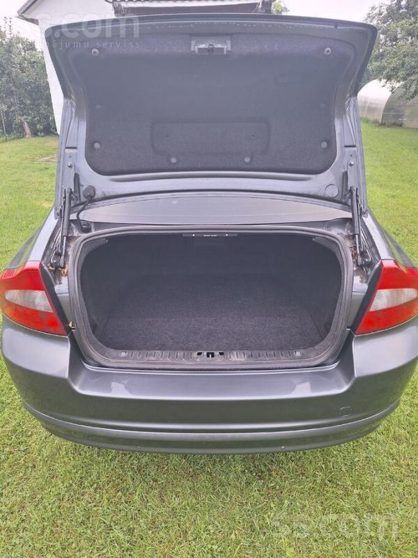 Pelēks Volvo S80 2007 Balvi, ar dzinēja tilpumu 2.40 L un nobraukumu 325 tūkst. km par 2000 €, foto 6 vietnē AUTOMOTO.COM.LV