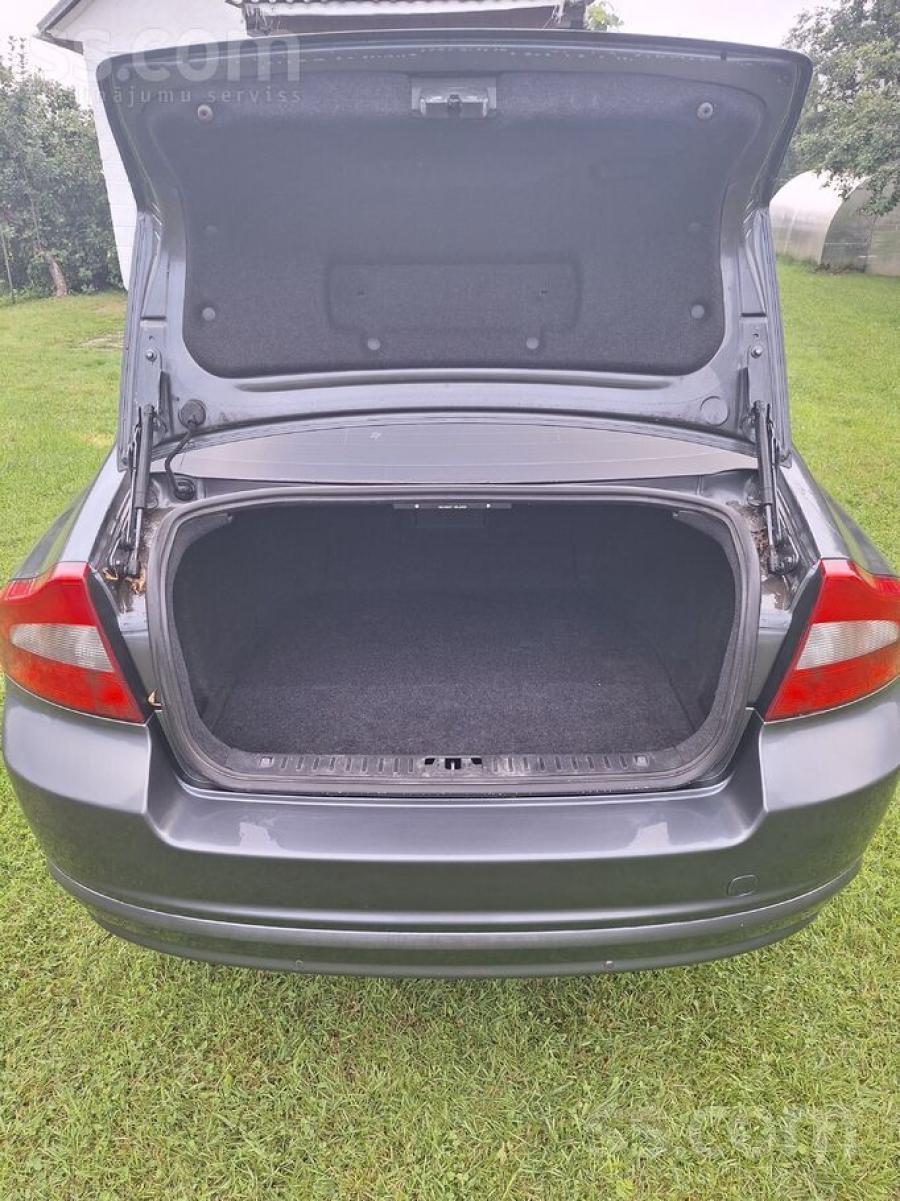 Pelēks Volvo S80 2007 Balvi, ar dzinēja tilpumu 2.40 L un nobraukumu 325 tūkst. km par 2000 €, foto 7 vietnē AUTOMOTO.COM.LV