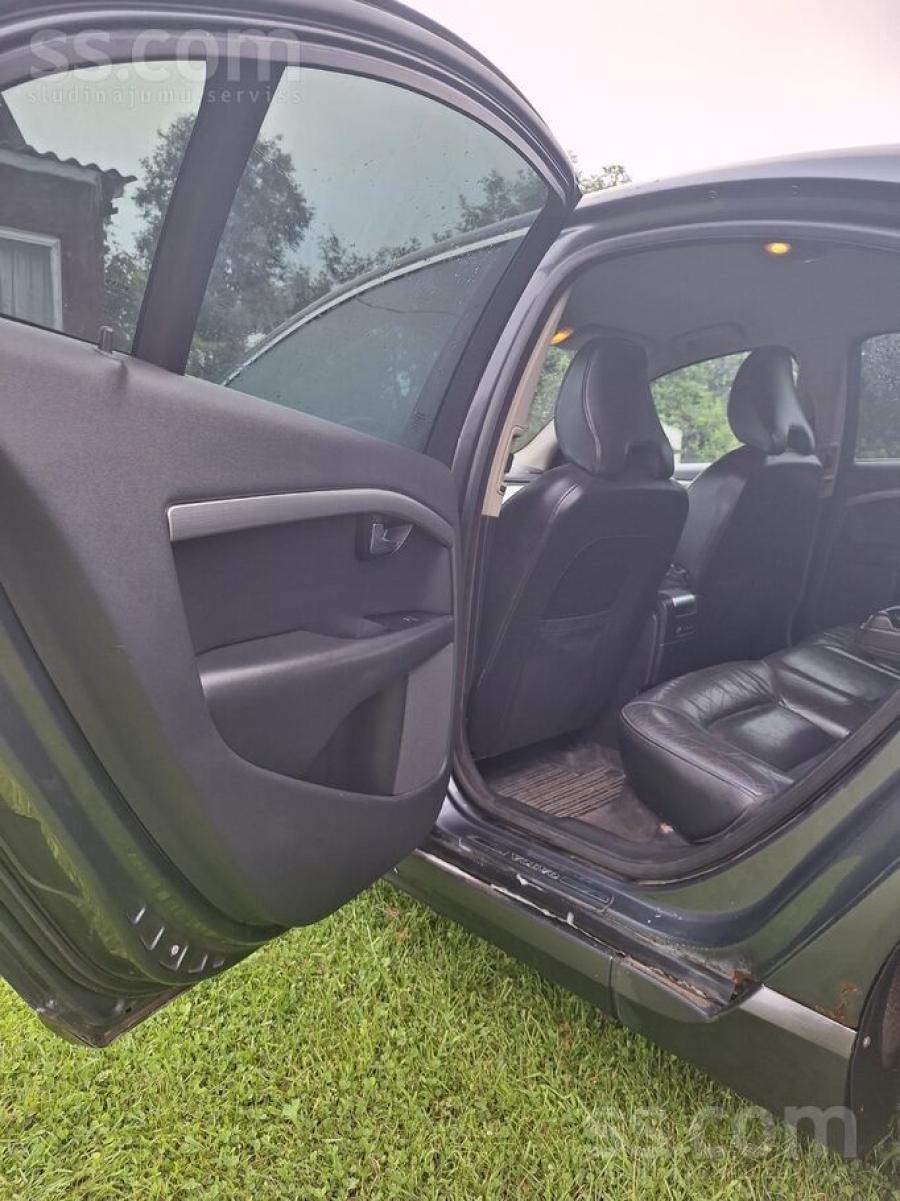 Pelēks Volvo S80 2007 Balvi, ar dzinēja tilpumu 2.40 L un nobraukumu 325 tūkst. km par 2000 €, foto 14 vietnē AUTOMOTO.COM.LV