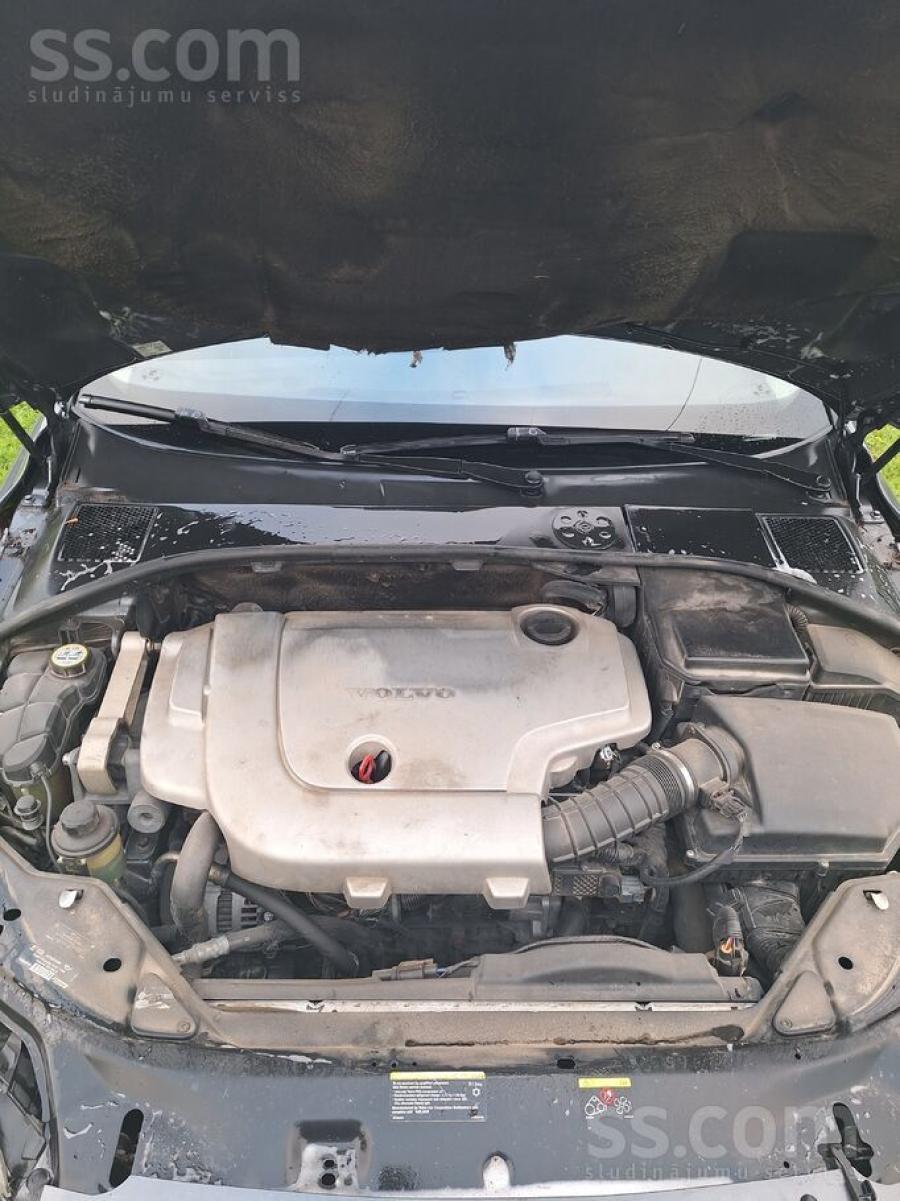 Pelēks Volvo S80 2007 Balvi, ar dzinēja tilpumu 2.40 L un nobraukumu 325 tūkst. km par 2000 €, foto 18 vietnē AUTOMOTO.COM.LV