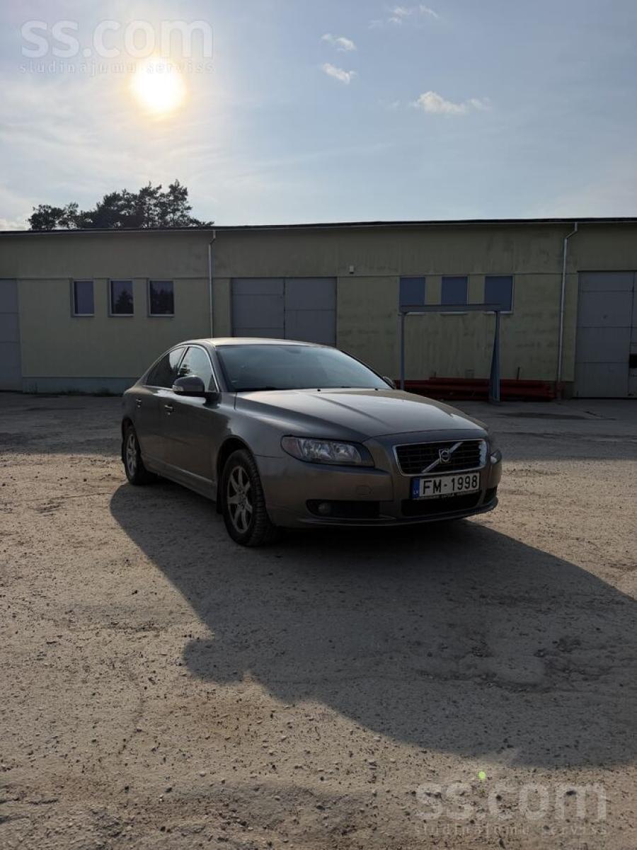 Grey Volvo S80 2007 in Jekabpils, with an engine capacity of 2.40 L and mileage of 345 thousand km for 3300 €, photo 1 on AUTOMOTO.COM.LV