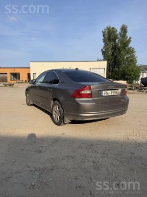 Grey Volvo S80 2007 in Jekabpils, with an engine capacity of 2.40 L and mileage of 345 thousand km for 3300 €, photo 5 on AUTOMOTO.COM.LV